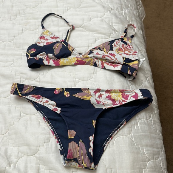Roxy | Swim | Roxy Bikini Set Selling As A Set | Poshmark